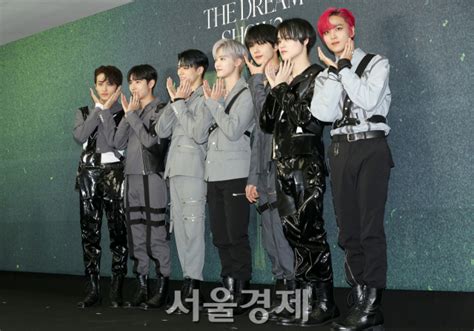 엔시티드림 여기가 꽃밭이네 Se★포토 서울경제