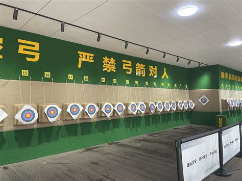 武汉一小学有高大上射箭馆，2300余名小学生都上射箭课 极目新闻