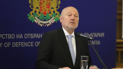 Каква ще е съдбата на военния министър в оставка Тодор Тагарев Nova