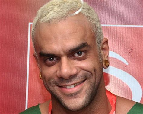 I Ex Bbb Alan Passos Usa Dente De Ouro Coloco De Vez Em Quando