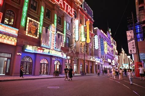 浙江东阳：“老上海”夜景醉游人 人民图片网