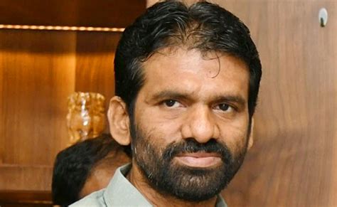 Ap ఎమ్మెల్సీ పర్వతరెడ్డికి తీవ్ర గాయాలు లారీని ఢీకొట్టిన కారు Mlc