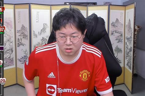 감스트 오늘 맨유 제사 지내는 컨셉임 숲 SOOP 에펨코리아
