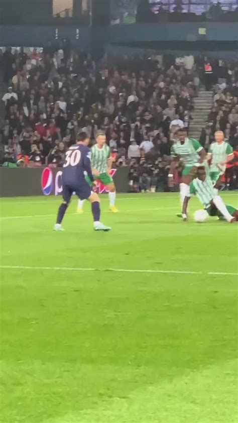 Lm7 🇦🇷 On Twitter هدف الأسطورة ميسي من تصوير الجمهور 🤯🔥