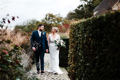 Bury Court Barn Wedding In Hampshire Kate And Gary