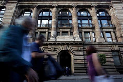El Banco de México eleva la tasa de interés a ante el repunte de la inflación EL PAÍS México