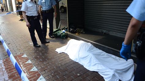 65歲裝修判頭街上見暈叫白車 未被尋獲倒斃亡 陪審團一致裁定死者「死於自然」 星島日報