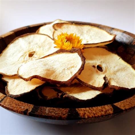 خرید و قیمت گلابی خشک درگزی از غرفه میوه خشک برگ و بار باسلام