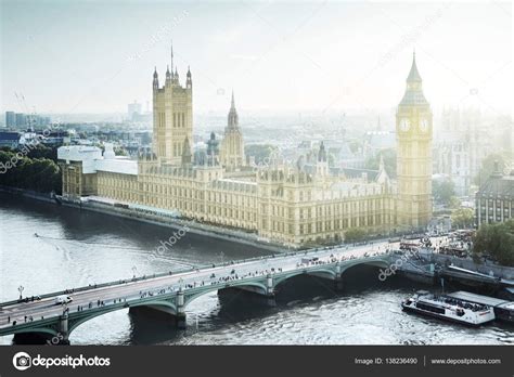 伦敦的威斯敏斯特宫英国 — 图库照片©iakov＃138236490