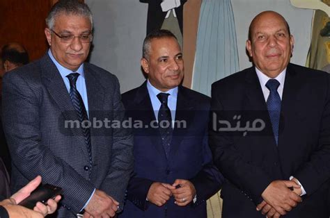 مبتدا رجال أعمال وشخصيات عامة فى مؤتمر مستقبل وطن الأول