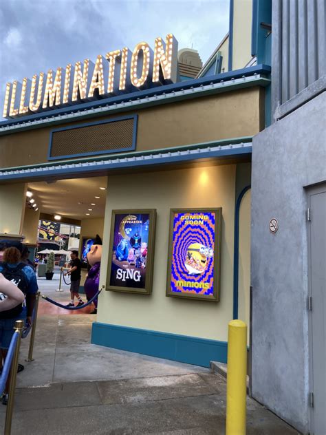 Sing Characters And Minions Meet Guests At Illumination Theater In