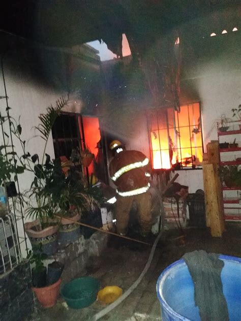 Mujer Muere Y Su Hijo Queda Grave Al Incendiarse Su Casa La Otra Plana