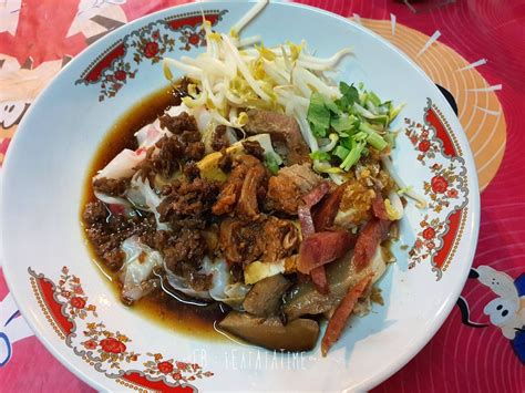ก๋วยเตี๋ยวหลอดทรงเครื่อง ร้าน ก๋วยเตี๋ยวหลอดเจ๊ใหญ่