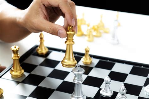 체스 보드 위험 및 전략 투자 개념을 재생 비즈니스 맨 리더십 개념에 대한 스톡 사진 및 기타 이미지 개념 결정 경영자