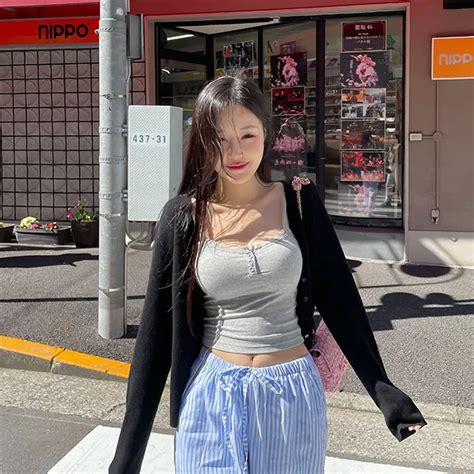 캡내장 레이스 러블리 버튼나시 에이블리 스토어