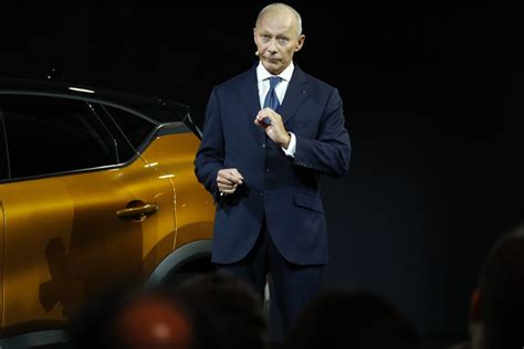Jaguar Land Rovers Ceo Thierry Bolloré Stepping Down Wsj