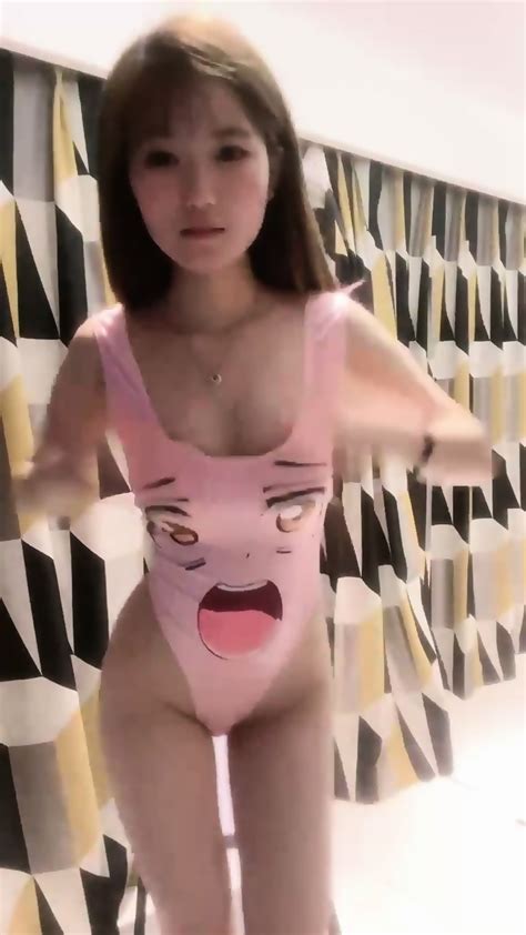 年下海最清纯的小美眉之一无敌甜美又清纯一下海就啪啪老色坯都能秒硬逼里又紧又热的 03