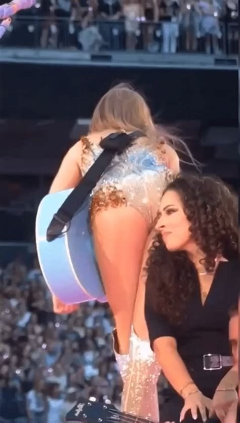 Taylor Swift Ass 🤤 Rcelebshottt