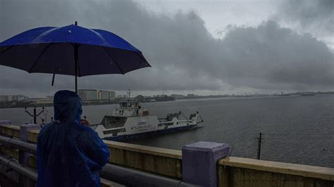 Heavy Rainfall Warning Keeps Kerala On Alert The Hindu