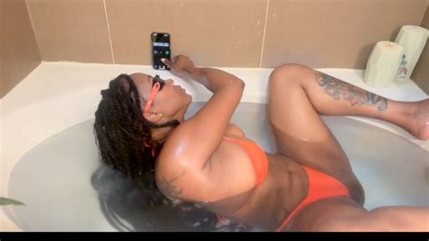 How Long Can A Giantess Hold Her Breath Underwater Play Breath Play Breathe Bikini Submerge