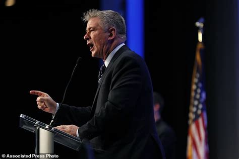 Alec Baldwin Sounds Like A Political Candidate In Iowa Daily Mail Online
