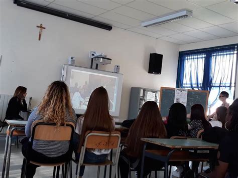 MANDURIA Il Liceo De Sanctis Galilei Promuove Il Volontariato Sociale