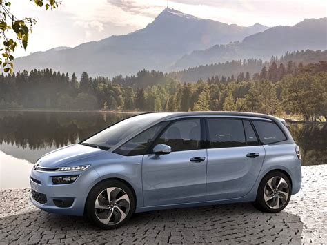 Nova Citroën Grand C4 Picasso segue visual futurístico da irmã de cinco