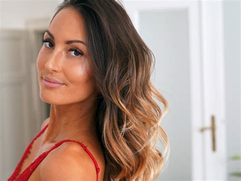 Emma Lovett Books Biography Latest Update