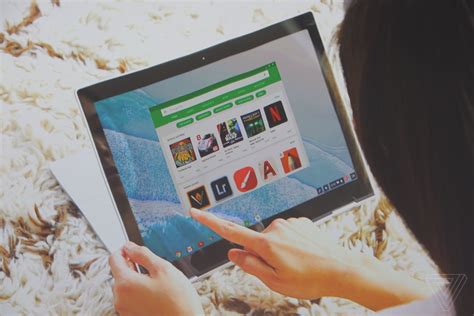 خبرآنلاین برگزیده تصویری مراسم رونمایی از لپ‌تاپ گوگل پیکسل بوک با