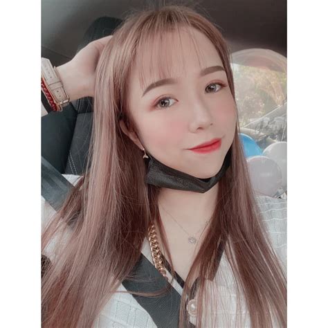 大家好·我是小薇