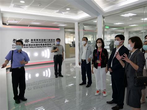 龍華科大推動國際產學專班 獲越南河南省人民委員會主席肯定
