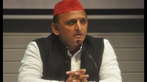 Akhilesh Backs Govt Teachers Opposing Online Attendance Hindustan Times