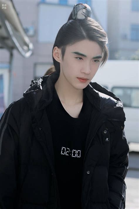 211125 Bian Tianyang to work Cr 第四分钟丨边天扬 TGCFLiveAction Hombres