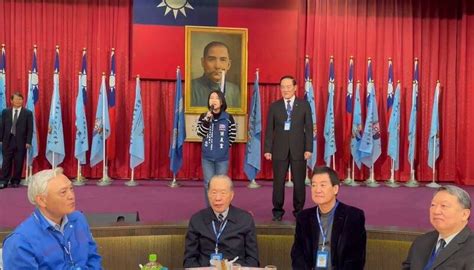 新聞 與費鴻泰鬧翻後首次同場未同台 徐巧芯：感謝大家團結一心 Hatepolitics板 Disp Bbs