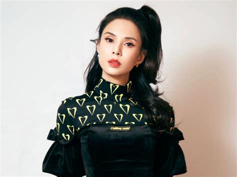 重提與富商十年情！仙氣美女李若彤的獨特愛情觀 Elle Hk