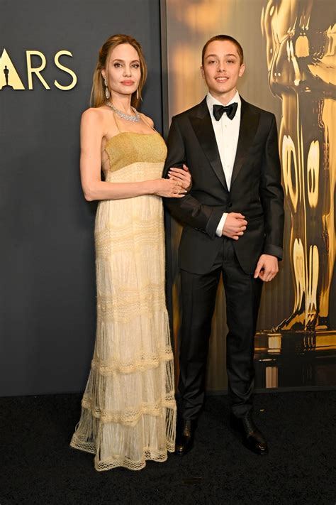 アンジェリーナ・ジョリー、末息子ノックスと2人だけでレッドカーペットへ 子どもたちを全員味方に カルチャー Elle エル デジタル