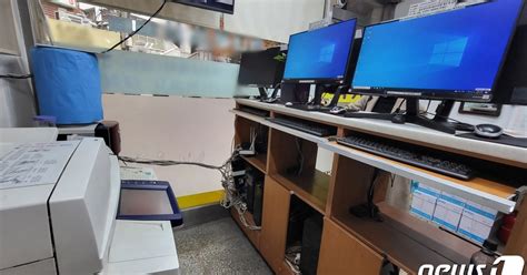 노트 대신 태블릿 필기에…잉크 마르는 대학가 인쇄소