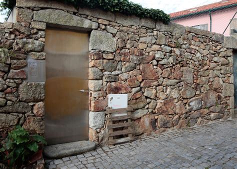 Porto Flat By Eduardo Souto De Moura Has Tranquil Courtyards