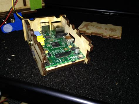 Augment Your Reality With The Itorch Raspberry Pi Flashlight Projector