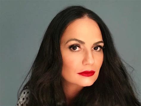 Luiza Brunet diz que está há 2 anos sem sexo e beijo na boca Prefiro