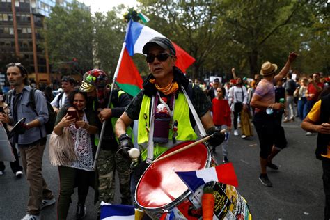 Manifestations Contre Le Pass Sanitaire 323 294 Participants Le 28