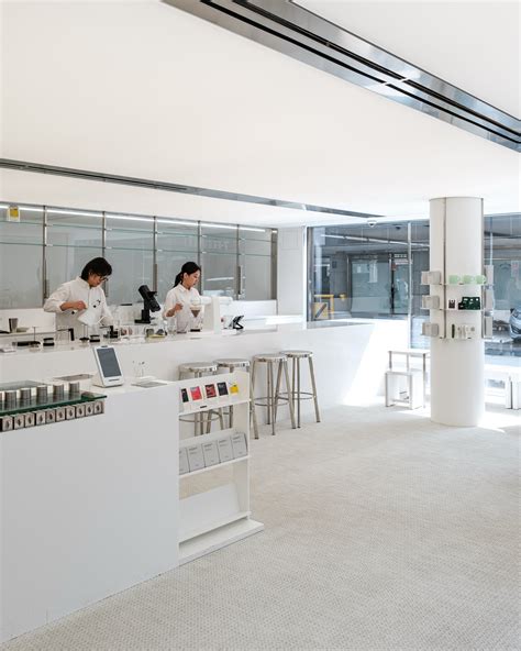 스팟에디터 카페•공간•디자인 스팟 나만의 원두 로스팅을 체험할 수 있는 기회 1984년부터 40년 동안 다양하고 우수한 품질의 커피 생두를 수입하고 공급해 온 엠아이