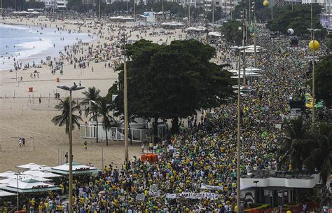 Una Multitud En Las Calles De Brasil Contra Dilma Mendoza Post