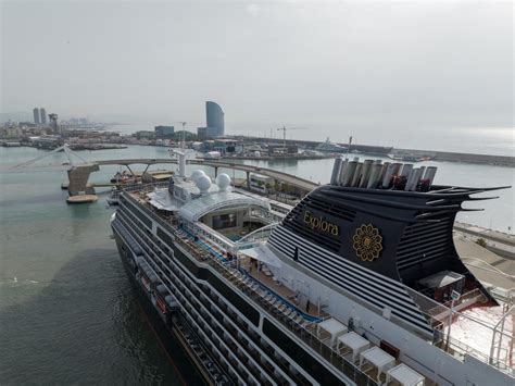 Barcelona ficha una naviera de lujo nueva así es su primer crucero