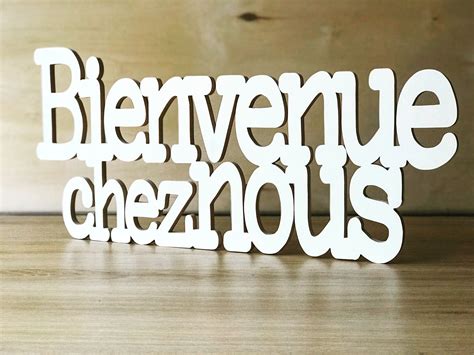 Épinglé sur Texte mural en relief
