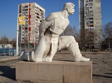 БЪЛГАРИЯ НА ТРИ МОРЕТА 1 Паметник на Загиналите в Септемврийското