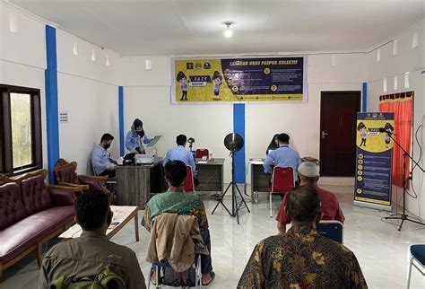 Jemput Bola Kantor Imigrasi Kelas II TPI Parepare Layani Pembuatan