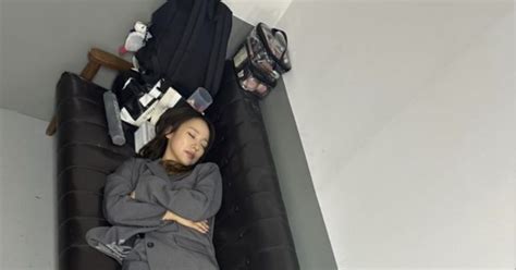 이효리 60억 평창동 집 이사 끝…쇼파서 쪽잠