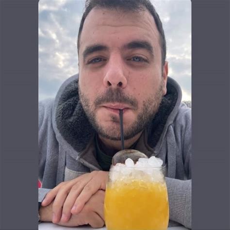 Αντώνης Κοντός Antoniskontos • Threads Say More