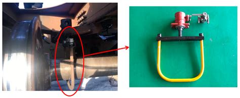 Dual Model Derailment Detection Algorithm Based On Variational Bayesian Kalman Filtering
